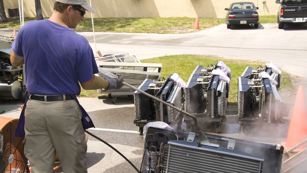 Experts explain science and safety of AC water-pouring hack