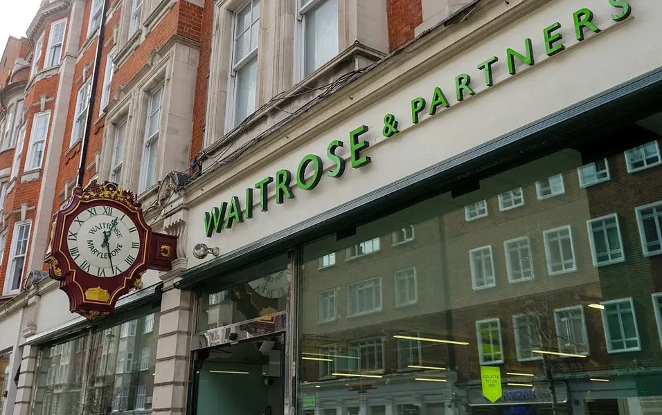 Prawn cocktails and pavlova lead 1980s food revival in UK
