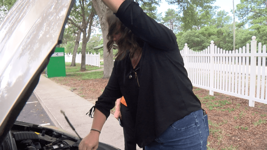 Hernando County woman buys van, still waiting on title two months later