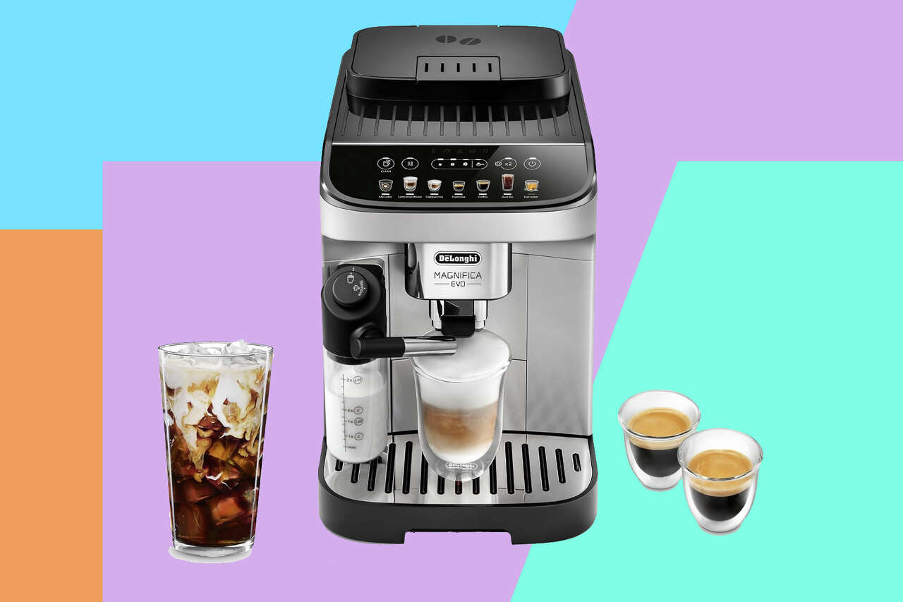 This De'Longhi espresso machine is $250 off right now