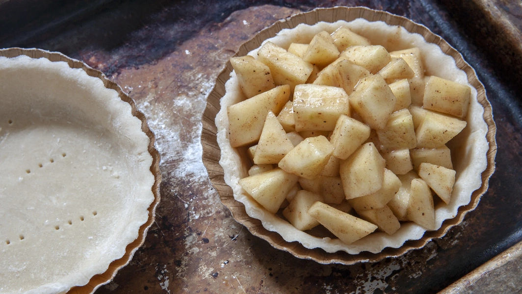 10 bite-sized desserts with global flavors and creative twists