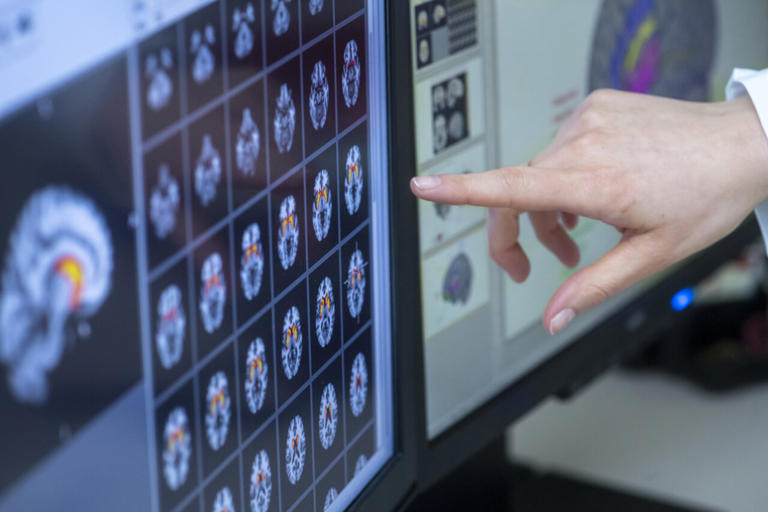 Slow breathing can influence brain activity and decision behavior