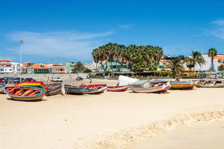 Ilhas vulcânicas e admiração ao Brasil: conheça Cabo Verde, a sensação ...