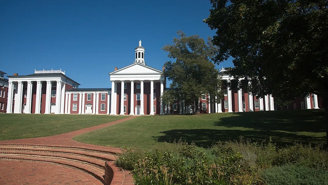 19 charming college towns across America