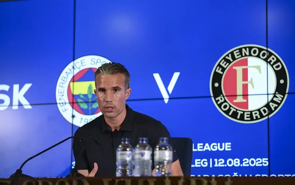 Giovanni van Bronckhorst returns as Feyenoord manager after Van Persie exit
