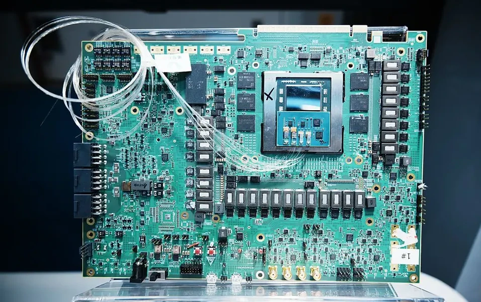 China opens first photonic computing lab to boost AI chips
