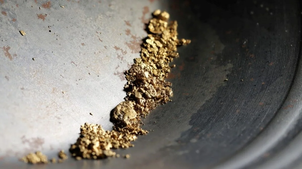 Don't throw them away: Old gadgets could contain 22-karat gold