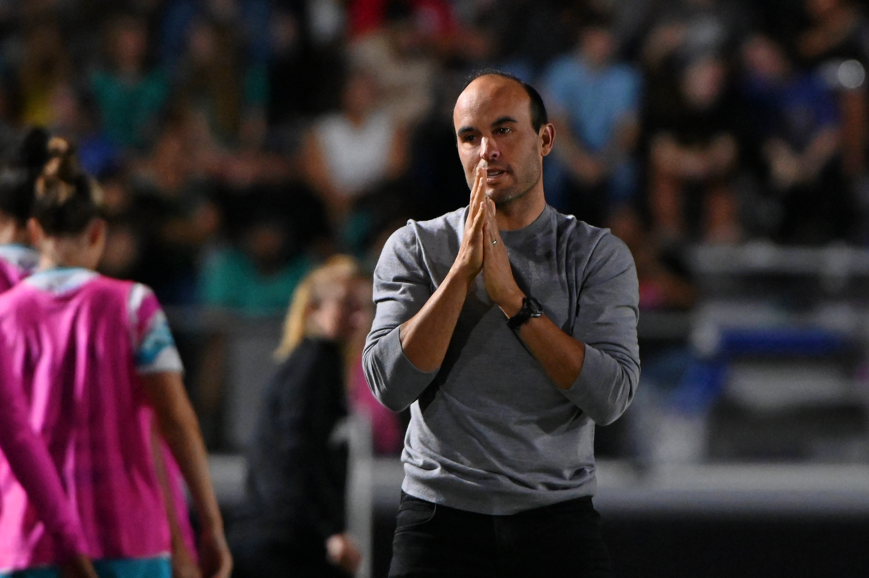 Landon Donovan demands accountability from United Airlines after brutal ...