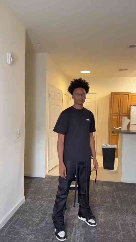 Flies when you open the door for them to get out 🤨🪰💀 acting like the ...
