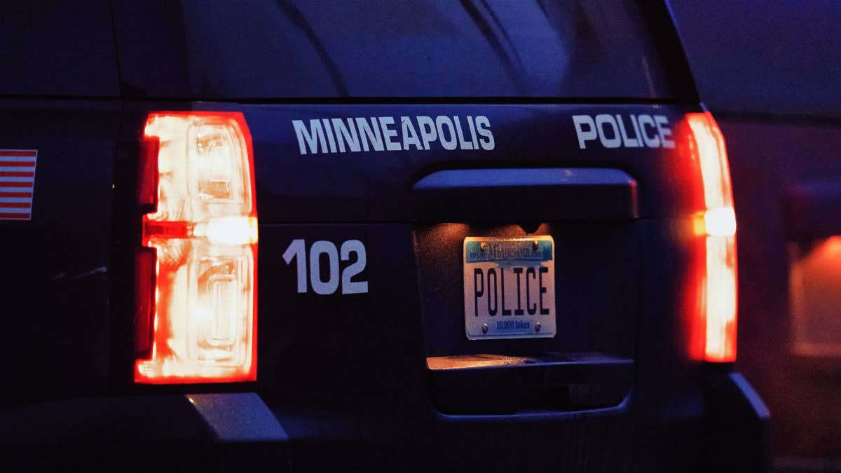 Search underway for suspect who shot at Minneapolis police officers