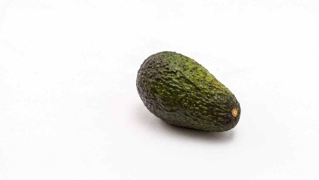 Nutritional facts and health effects of avocados