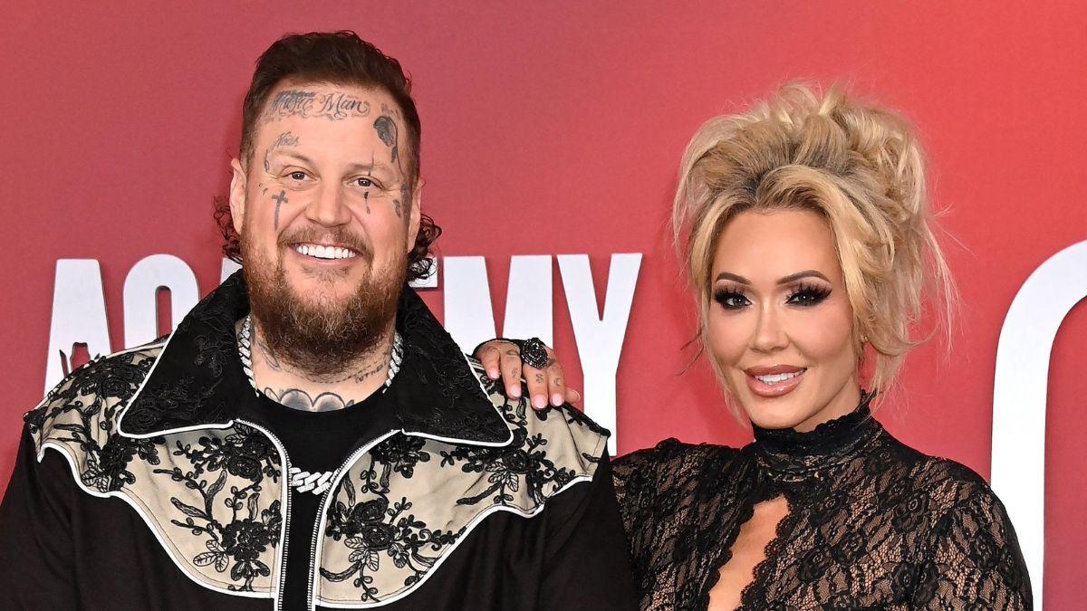 Jelly Roll split bombshell: Country star files for divorce from Bunnie ...