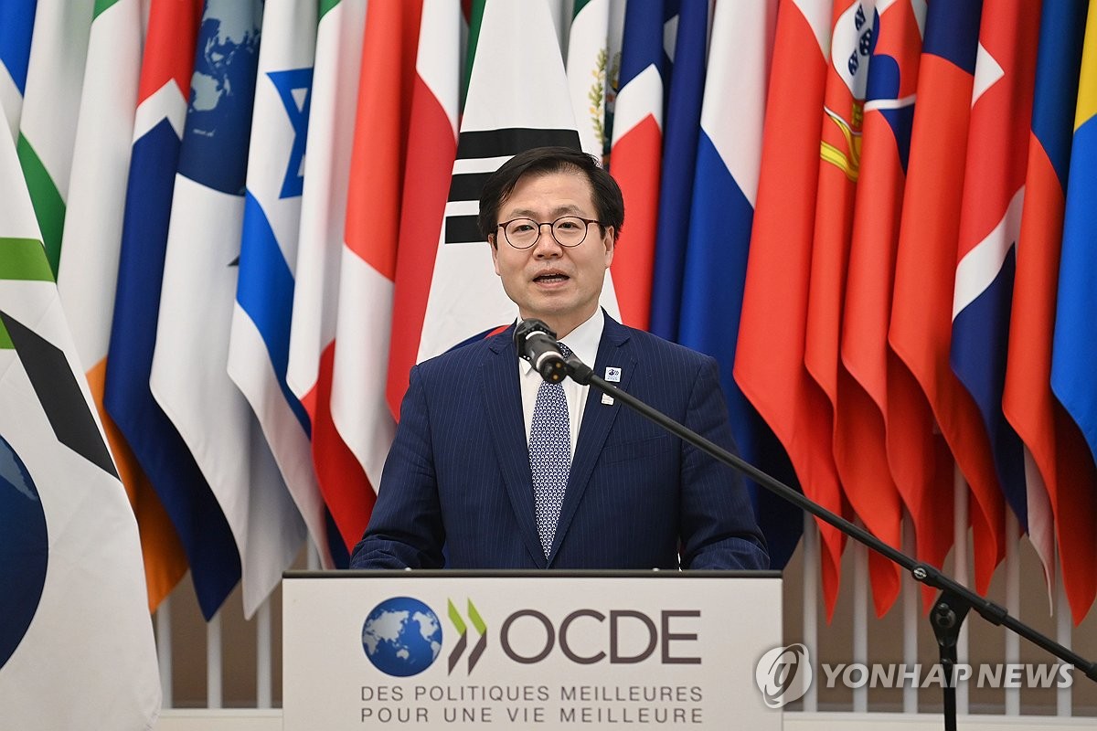 Gov't to make all-out efforts to address new EU steel import policy
