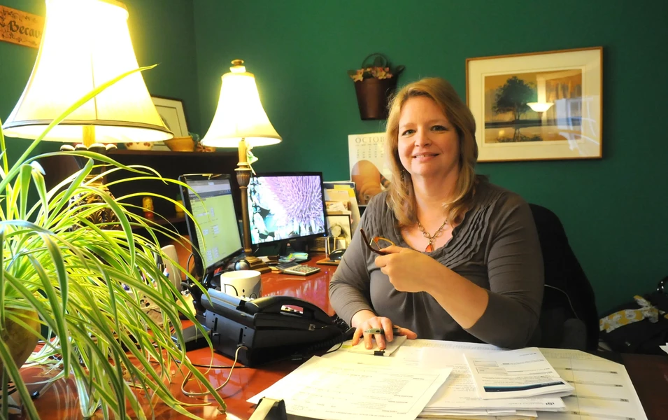 Flat-fee financial advice gains traction over percentage-based model
