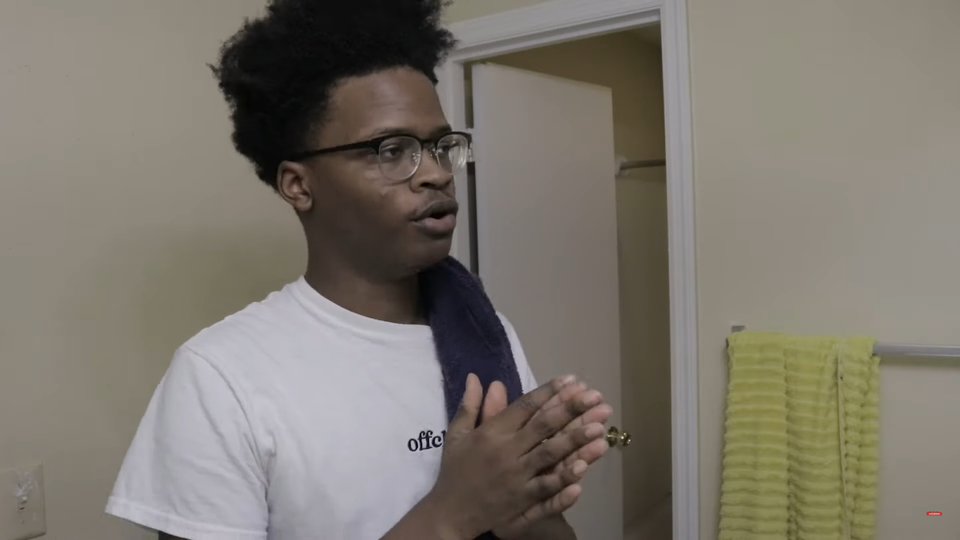 Guy getting out the shower 🤨🚿💀 questioning all life decisions the ...