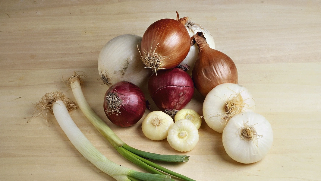 13 clever onion tips for cooking and storage