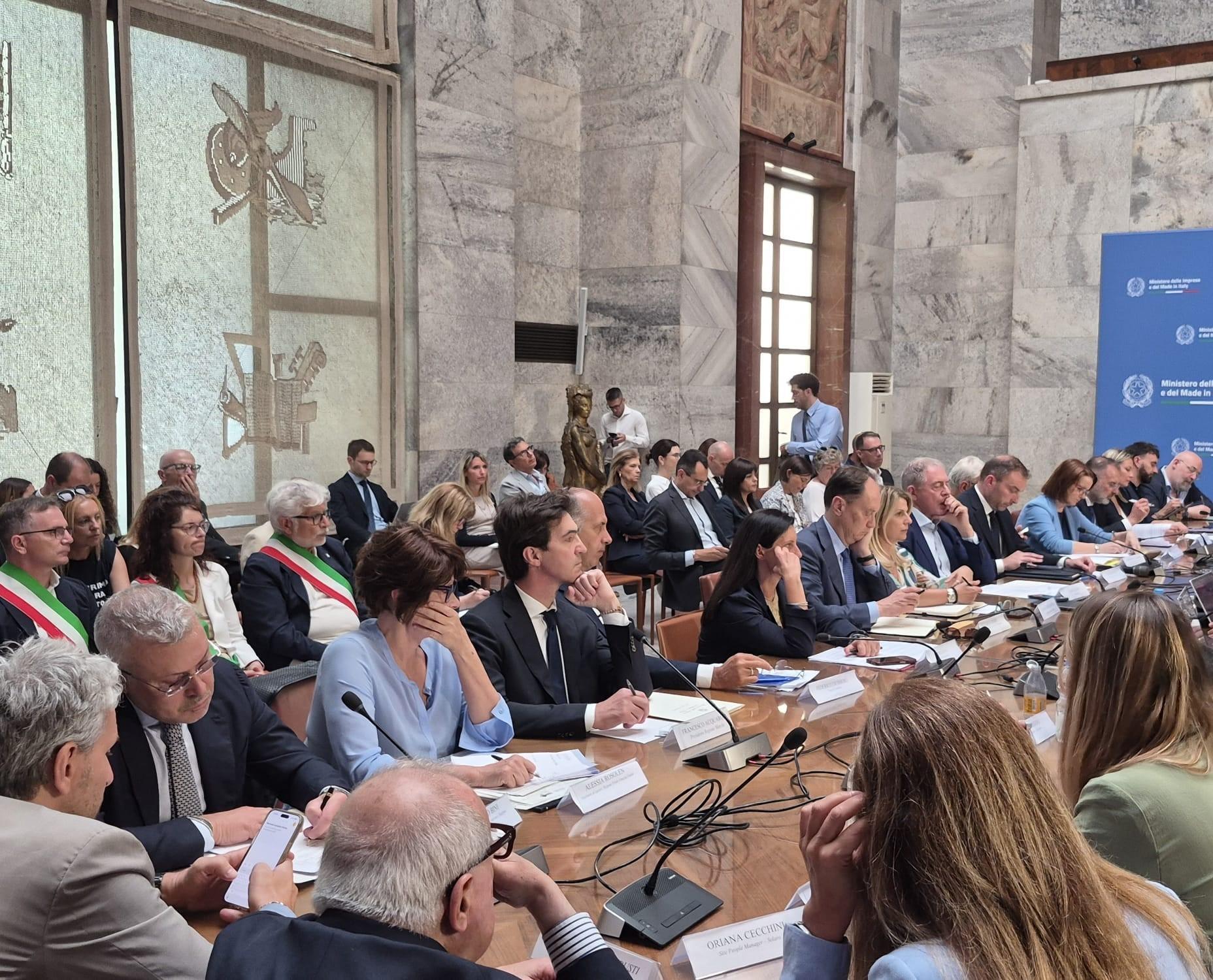 Electrolux, stop licenziamenti: 50 giorni per trattare