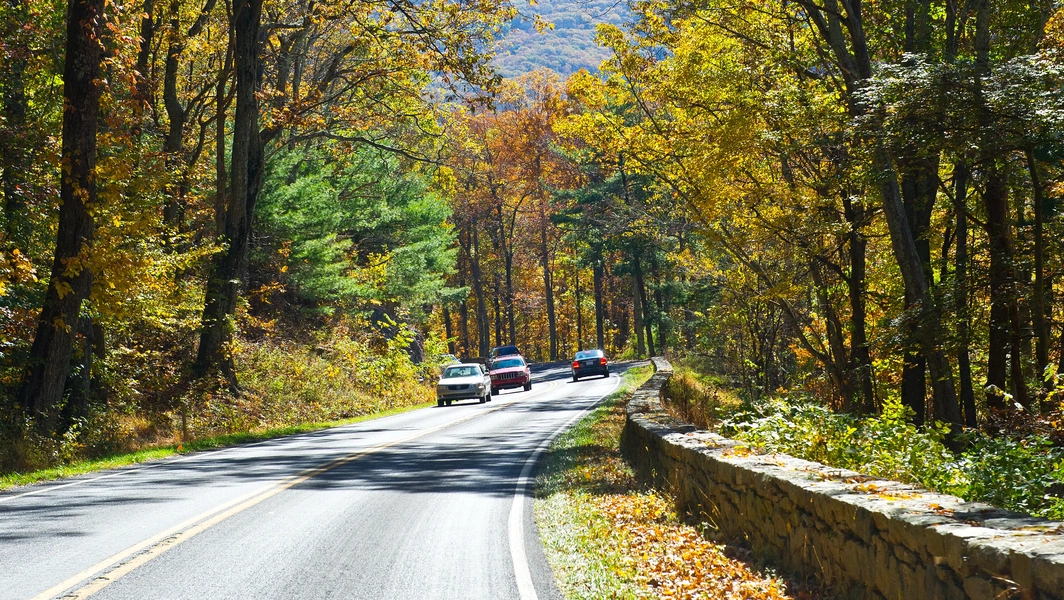 18 scenic drives showcasing America’s diverse landscapes