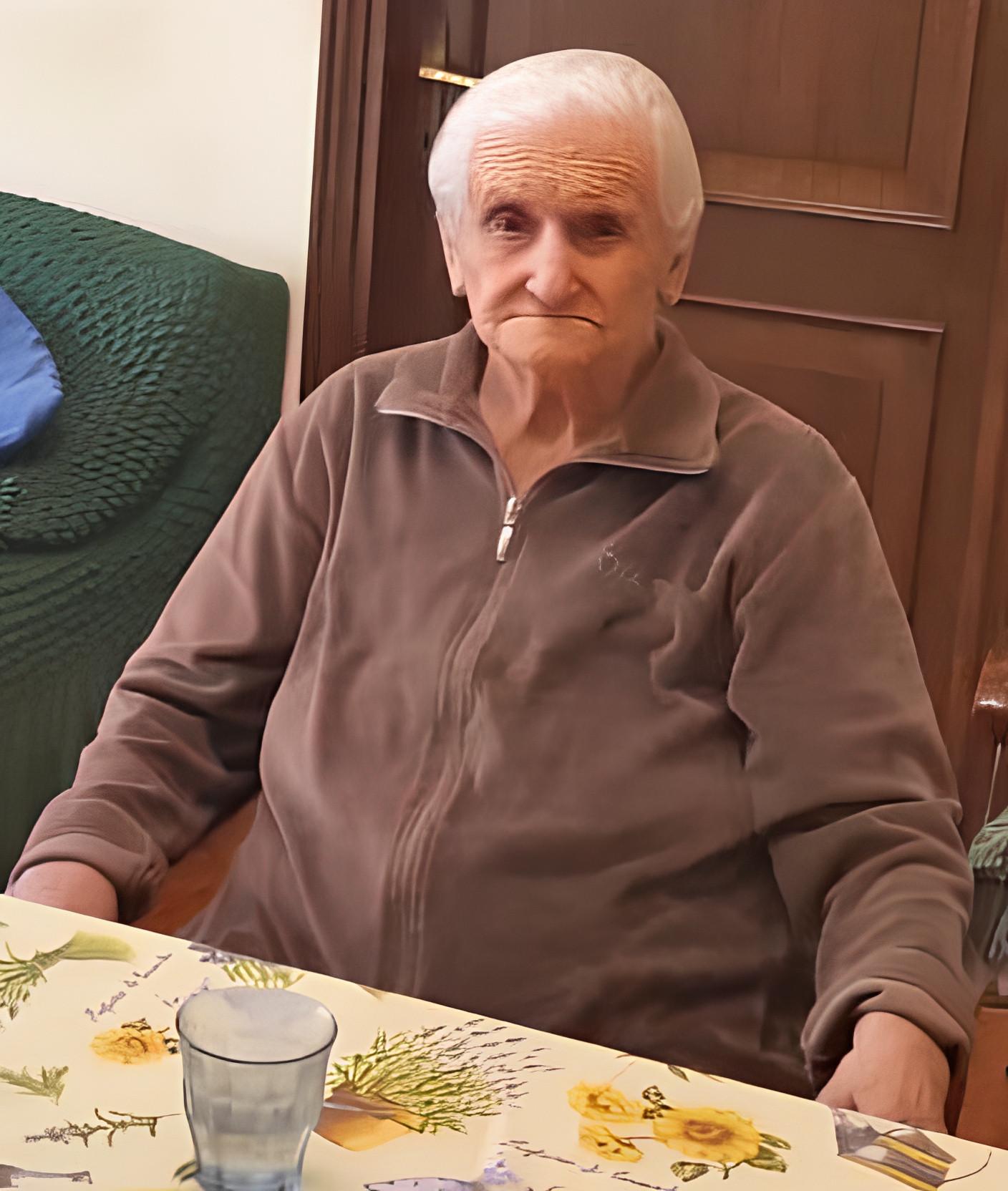 Marianna Rossi, nonna da record. Per lei una torta con 105 candeline