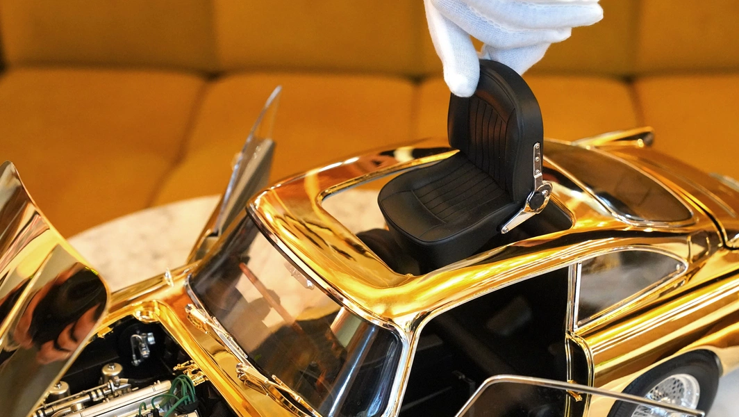 4 ingenious gadgets from James Bond films