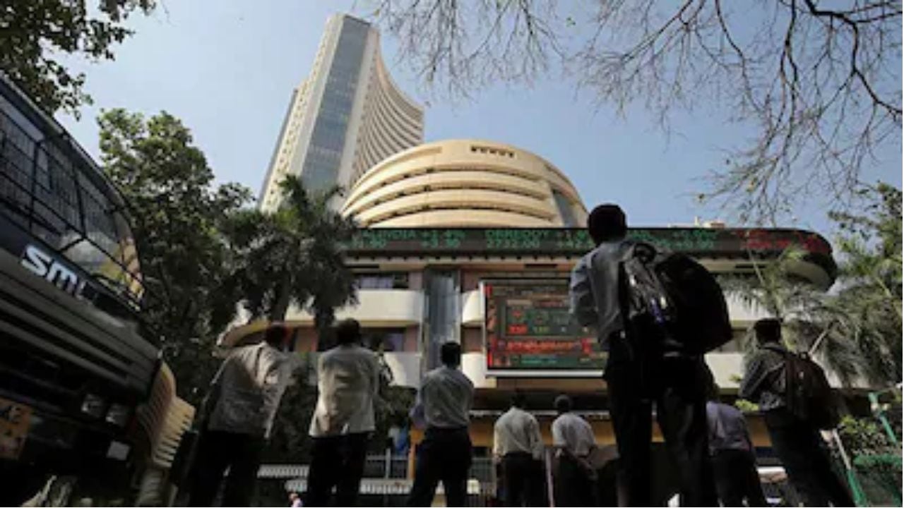 Stock market live updates, Sensex today: Sensex gains 200 points as oil ...
