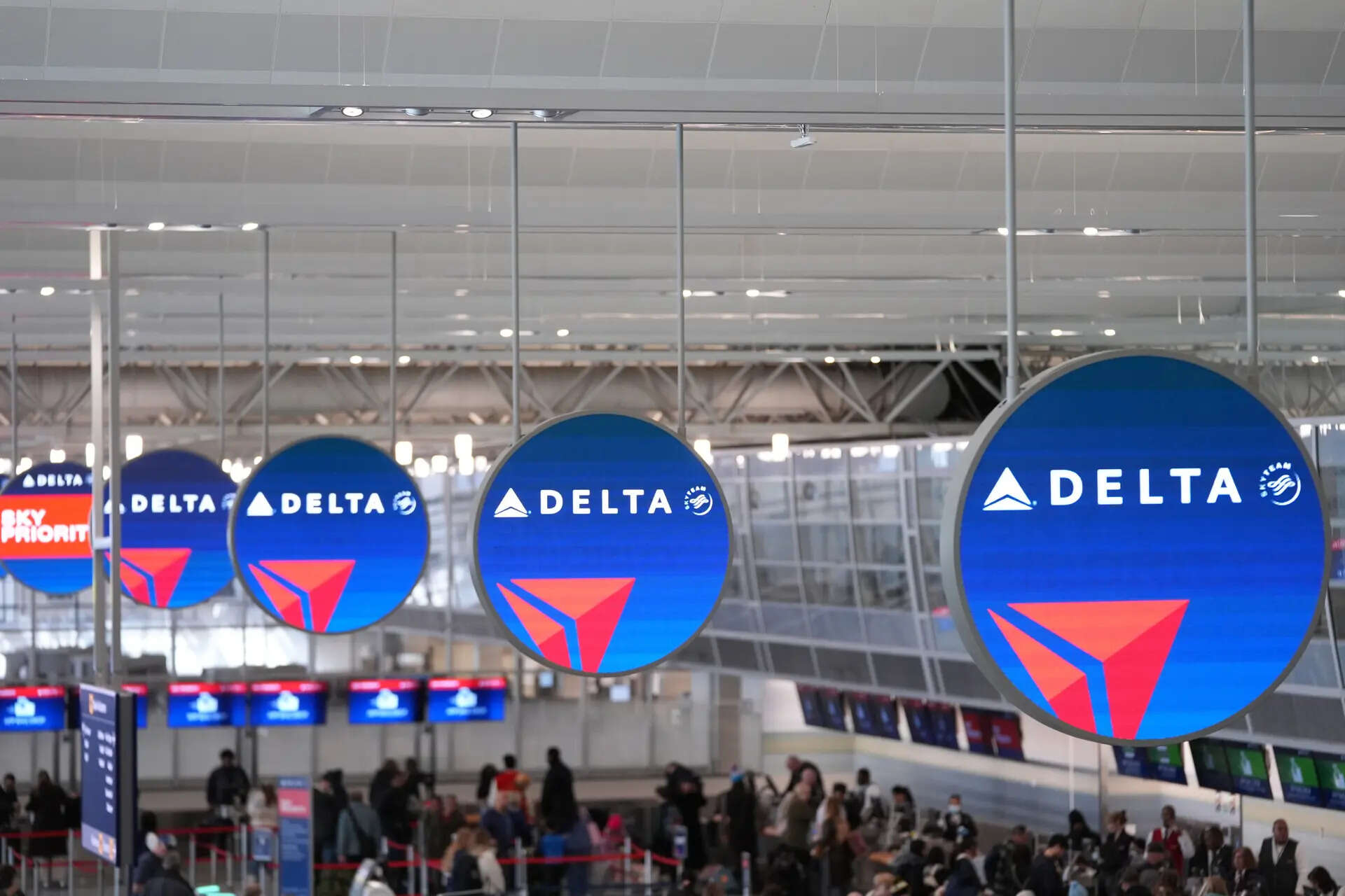US closes probe into 2024 Delta Air Lines meltdown sparked by ...