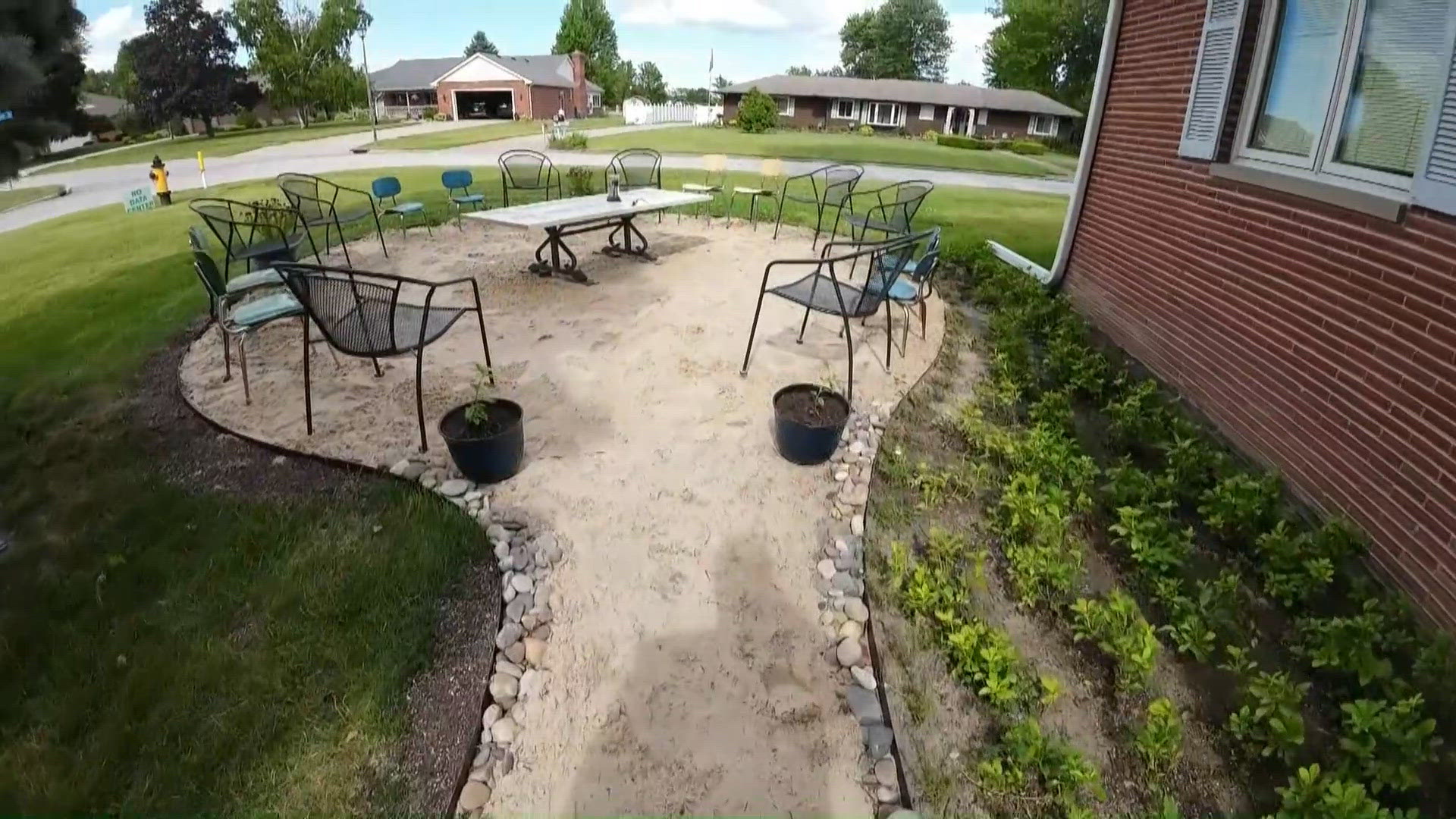 Oregon man builds gun violence memorial in his front yard to help ...
