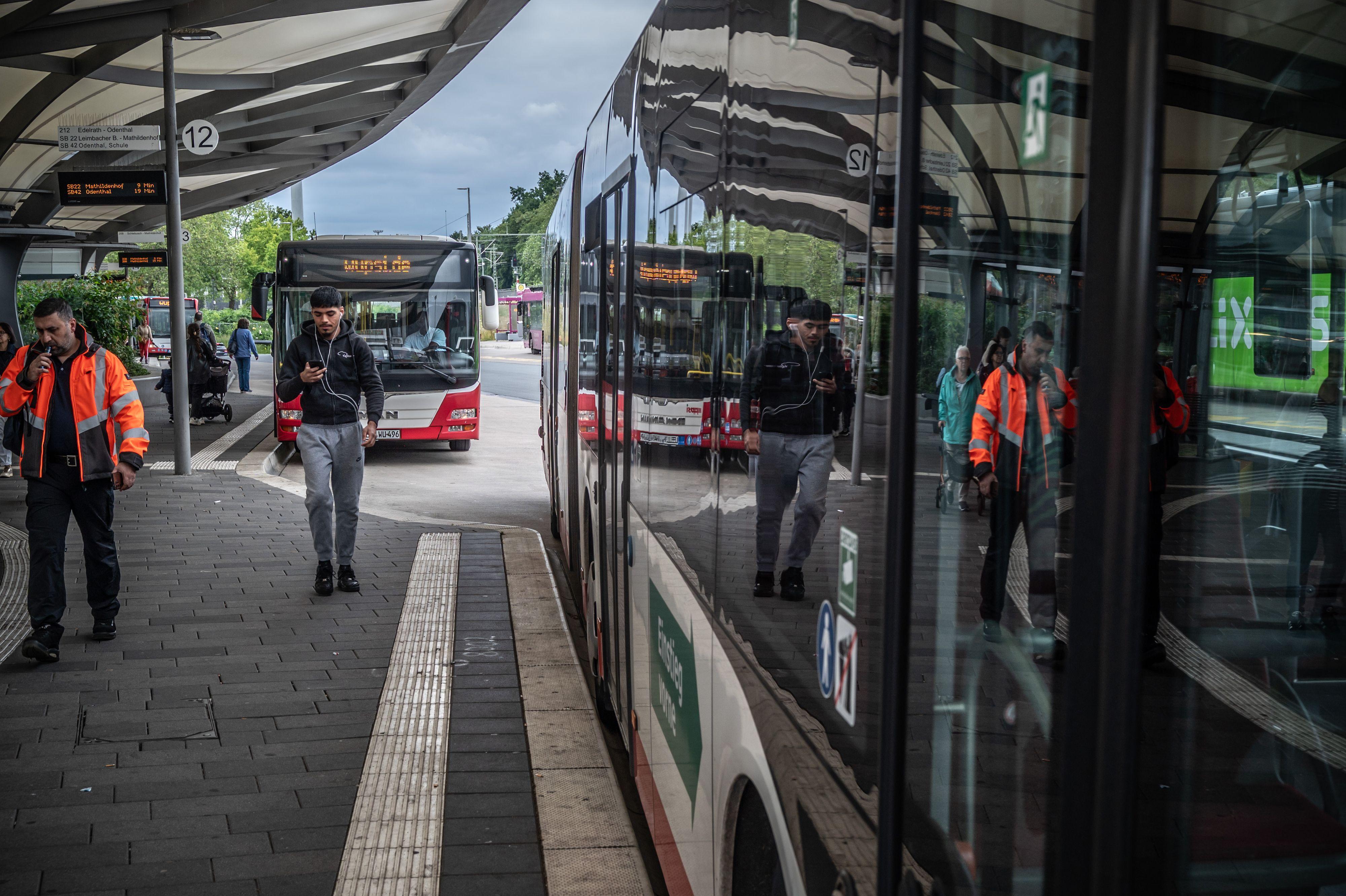 Busse: Von Leichlingen nach Opladen kostet hin und zurück jetzt elf Euro