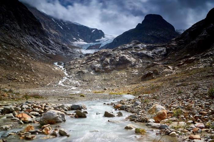 Himalayan rivers shifting course as climate warming thaws the 'Water ...