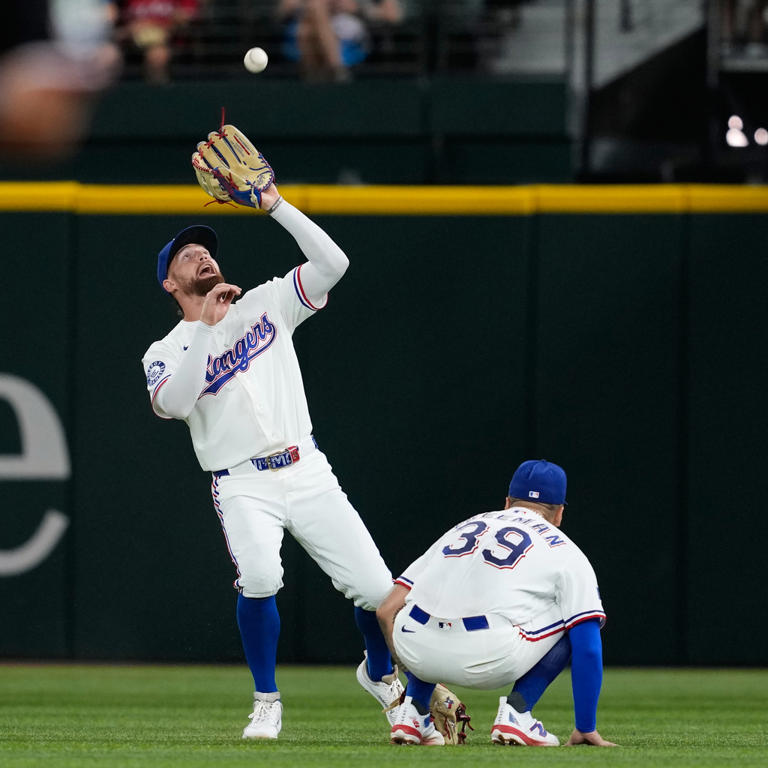 Josh Bell hits 3-run homer and Byron Buxton goes deep for No. 23 as ...