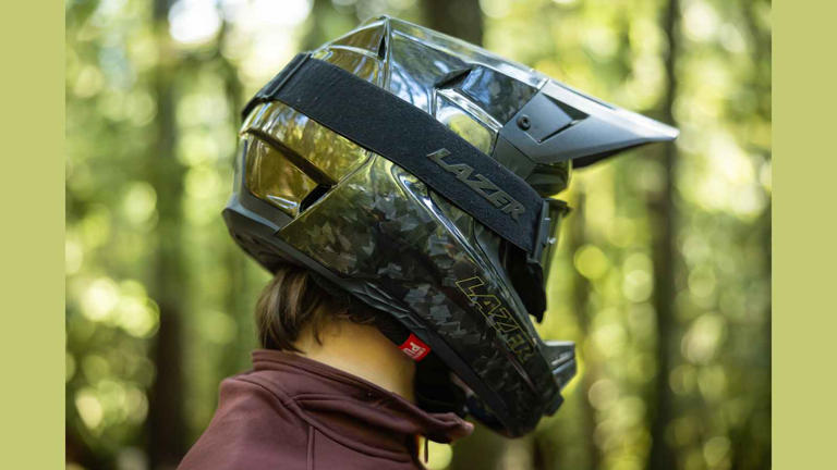 Fullface Lazer A-Line: Carbon trifft Courage