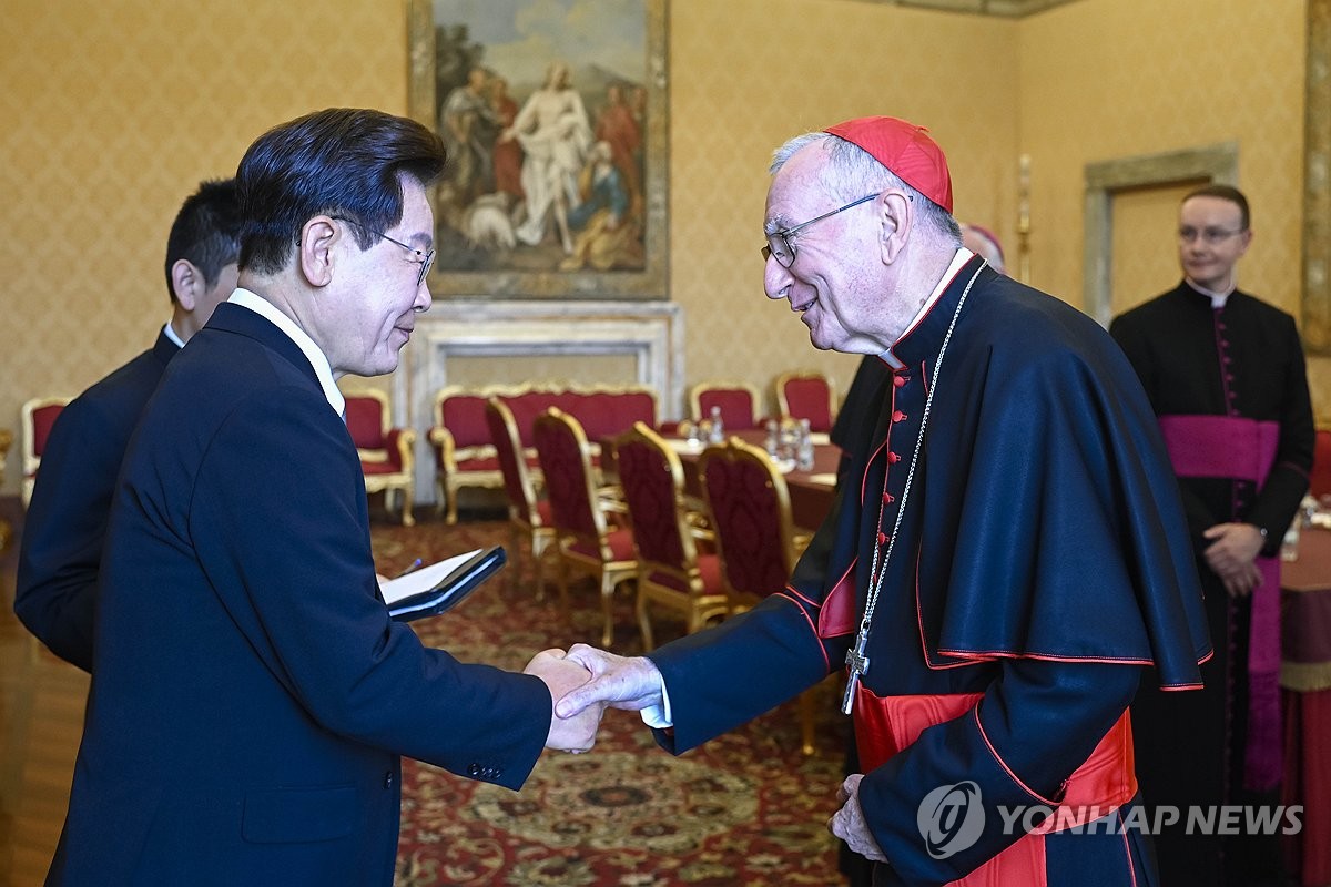 Lee invita al papa León XIV a visitar Corea del Sur con ocasión de la ...