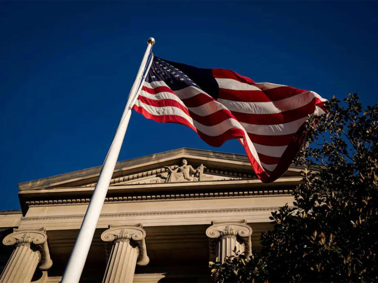 US emergency oil stockpile plunges to lowest level since Reagan era ...