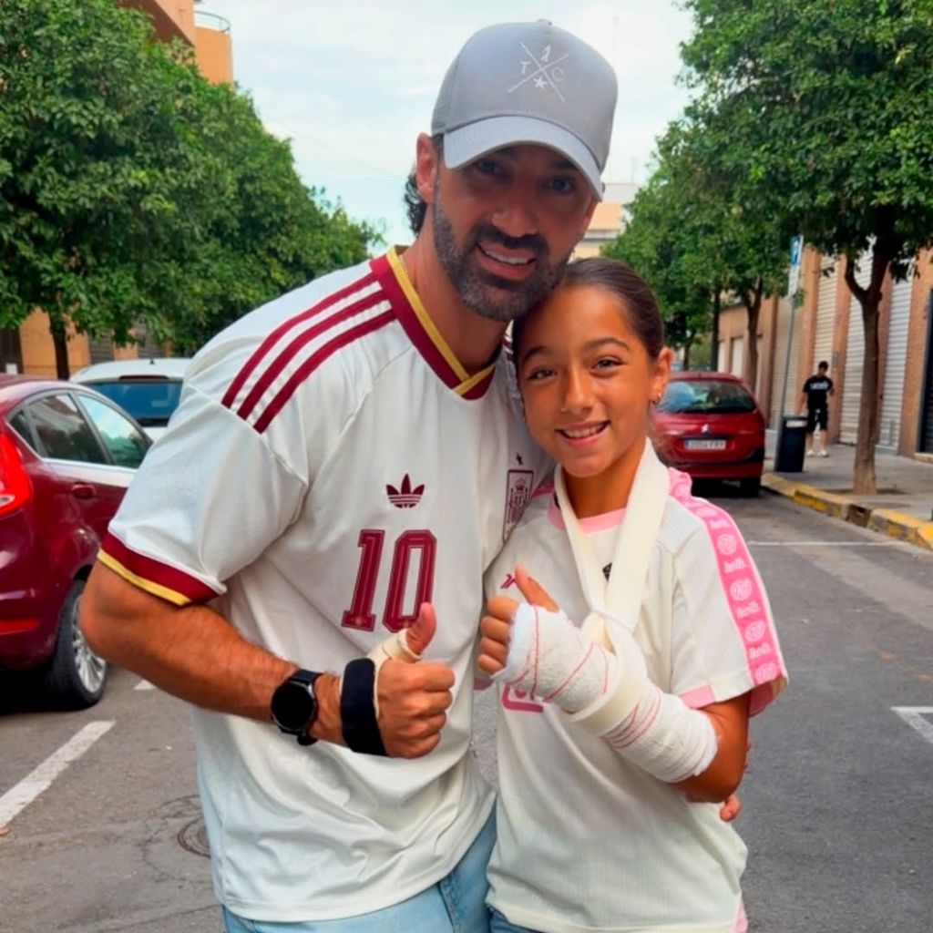Alaïa, hija de Adamari López y Toni Costa, preocupa tras aparecer con ...