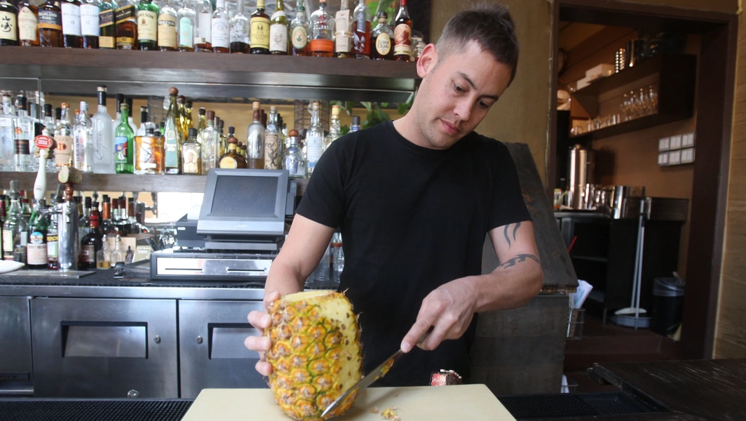 8 creative uses for pineapple cores