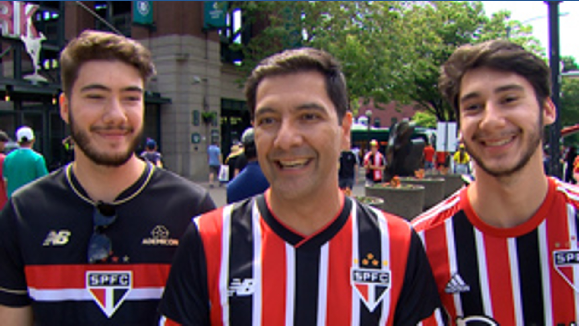 Rubens Munhoz is happy to watch the FIFA match with his sons