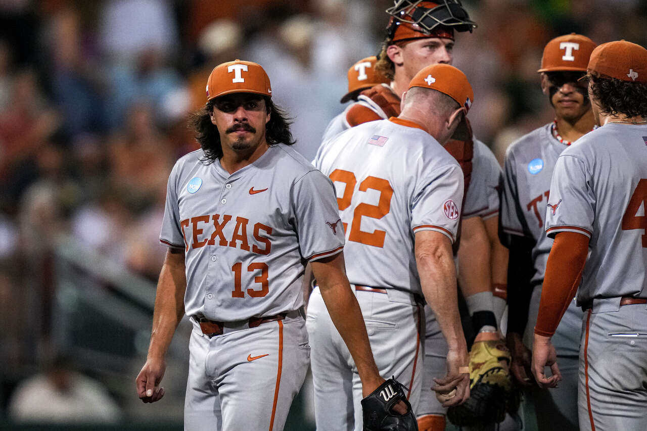 'Back on track': Texas baseball fans celebrate 14-2 win over Alabama to ...
