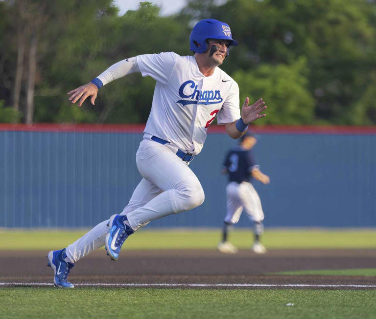 Texas OF Blake Peterson, an Austin native, earns 1st career RBI in ...