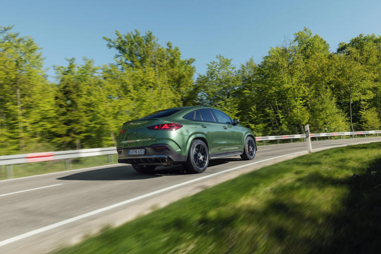 AMG’s new 603-HP GLE and GLS hit 174 MPH with a flat-plane V8