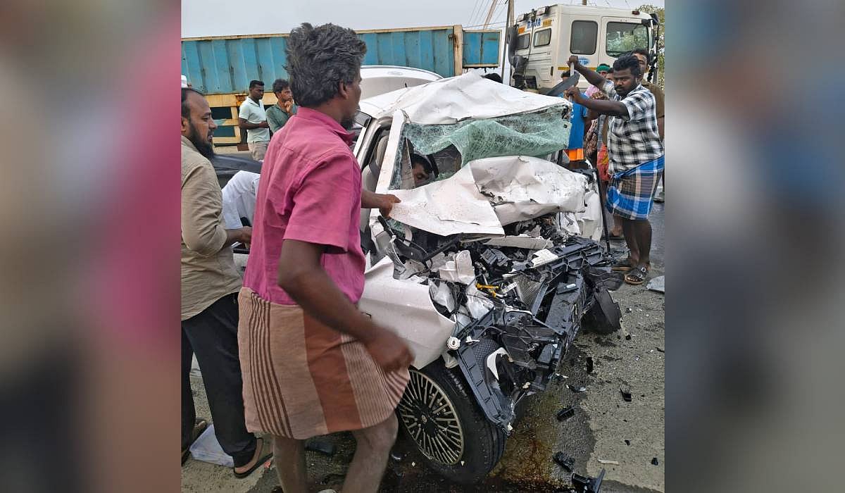 Three friends killed in car-lorry head-on collision in TN's Perambalur