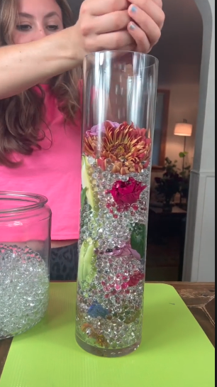 A beautiful and simple way to display a flower bouquet