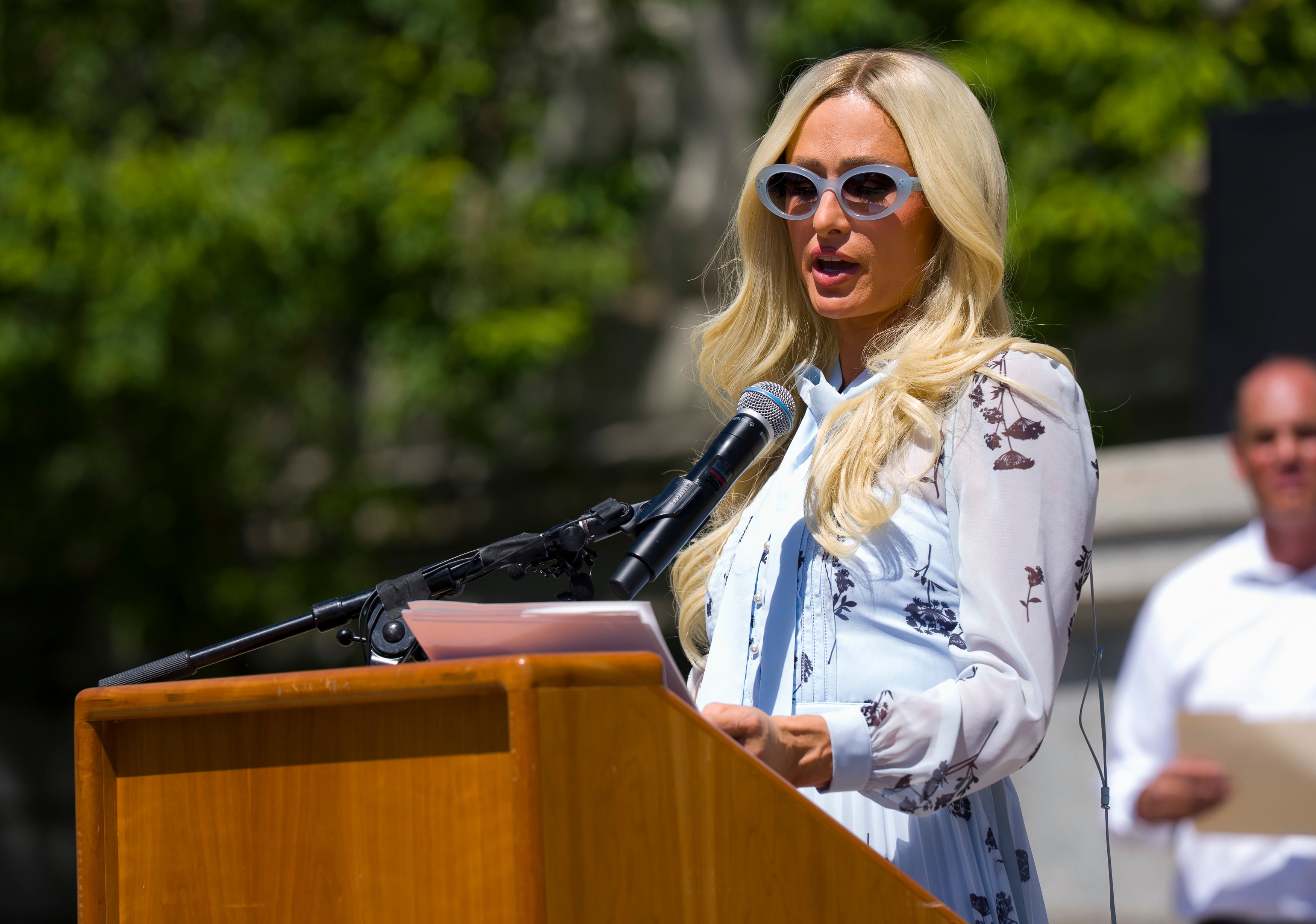 'Shut it down': Paris Hilton calls for Provo Canyon School’s closure ...