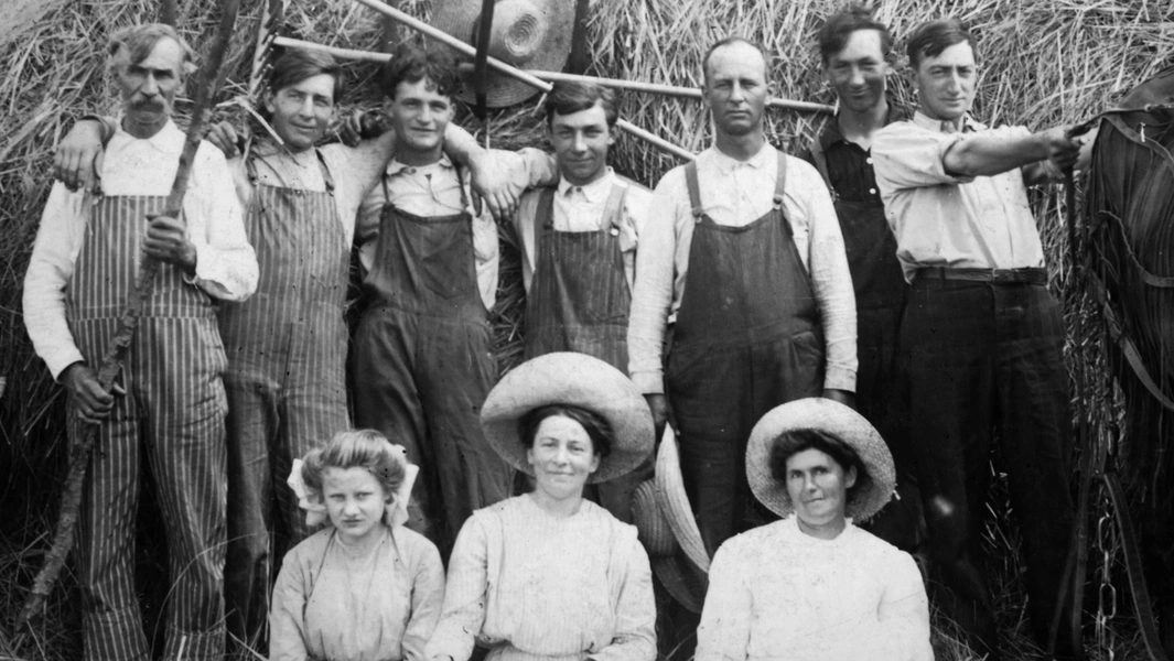 10 vintage moments from rural farm life