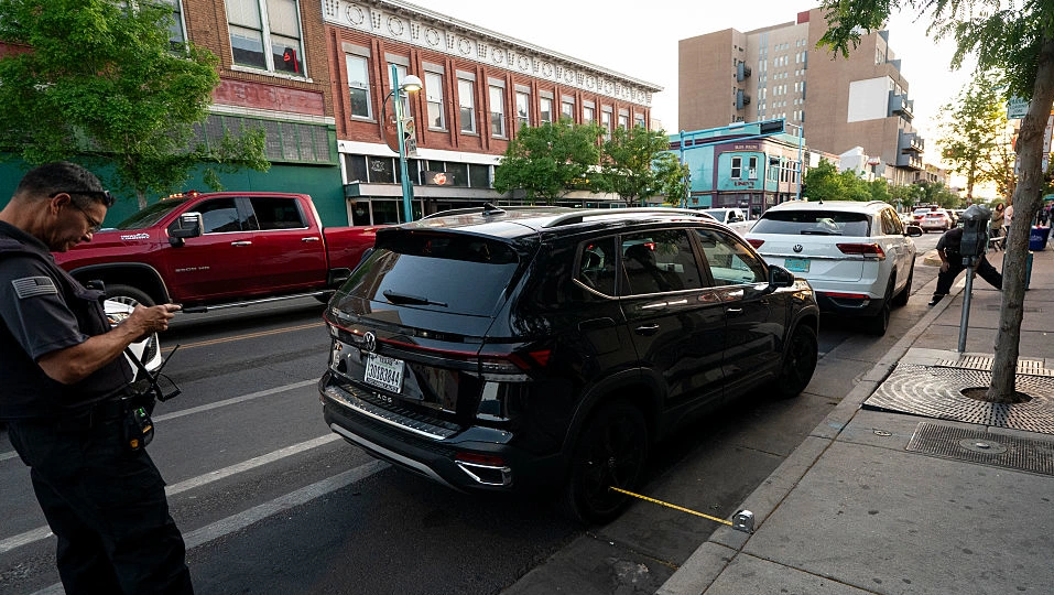 Resolving neighborhood parking conflicts