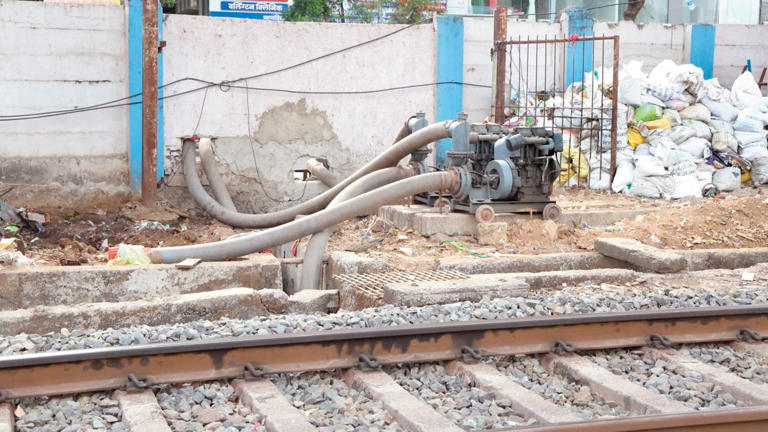 Oxygen pumped into old Matunga drain as Western Railway gears up for ...