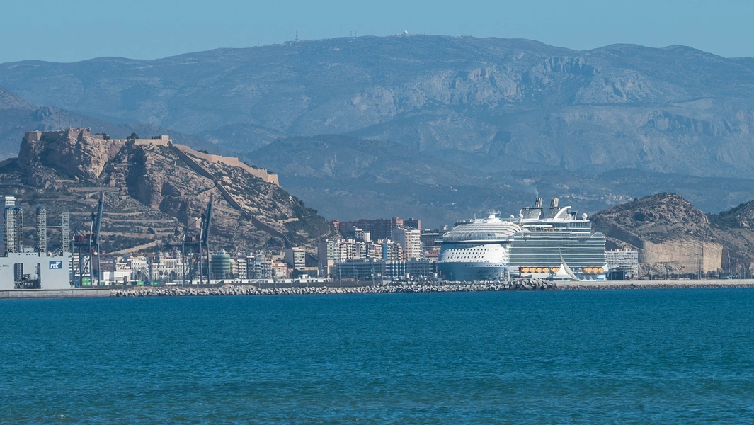 Cruise ship size and its impact on travel experience