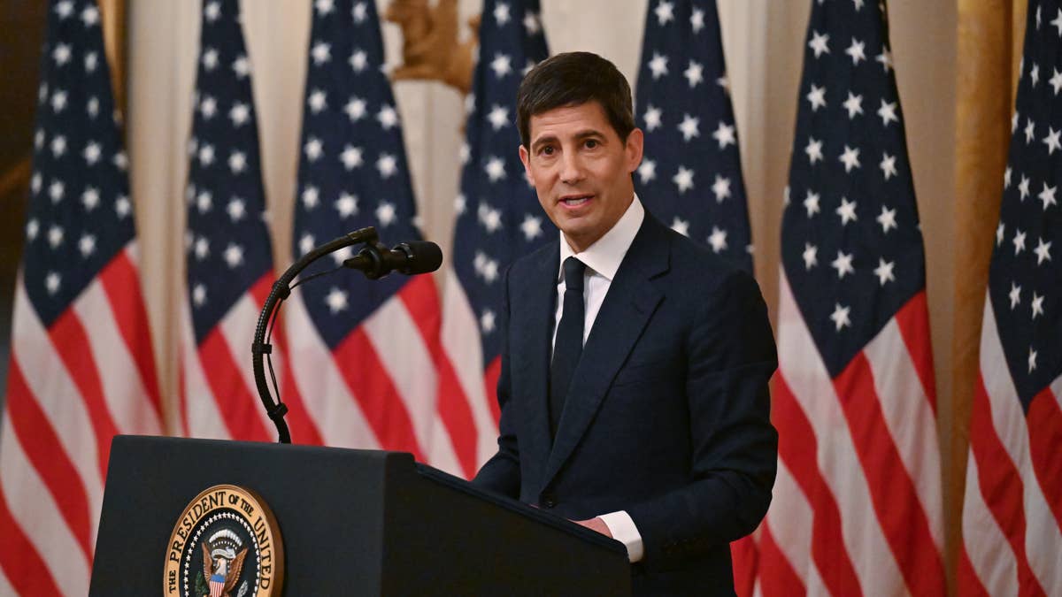 Bond traders drastically cut Fed rate-hike forecasts on Iran peace hopes