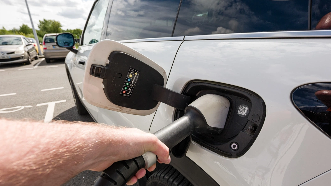 Barriers slowing electric vehicle adoption