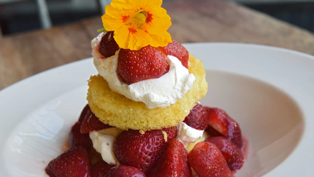 12 irresistible strawberry desserts to savor