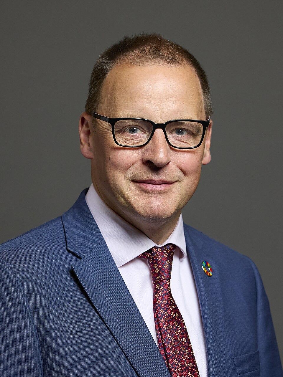 Named community sponsorship a safe and legal route for refugees - Scott ...